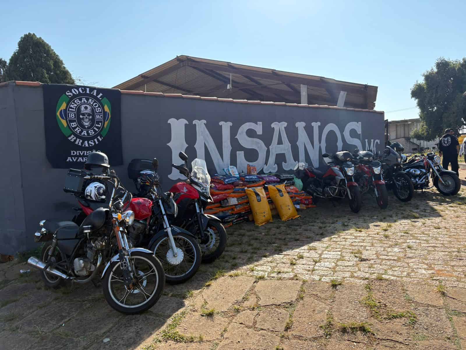 Insanos Moto Clube doa 917 kg de ração para a Ong Amor de Quatro Patas ...